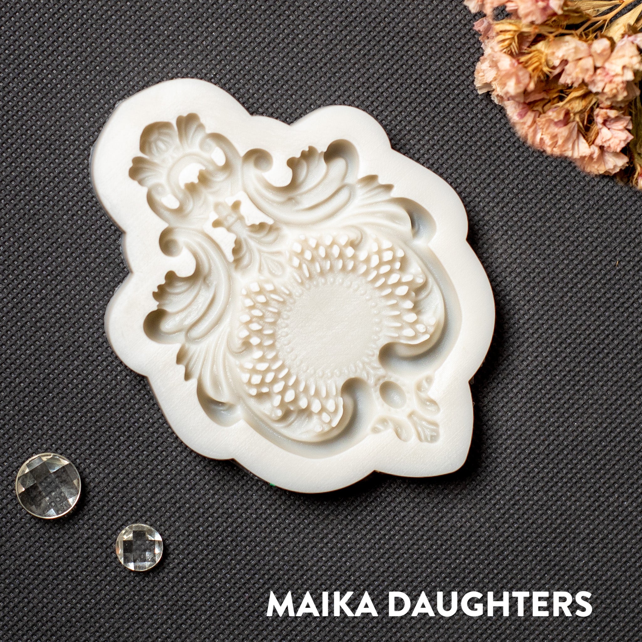 Dadarkar Art Ð Lattice Crown Silicone Mold | Maika Daughters